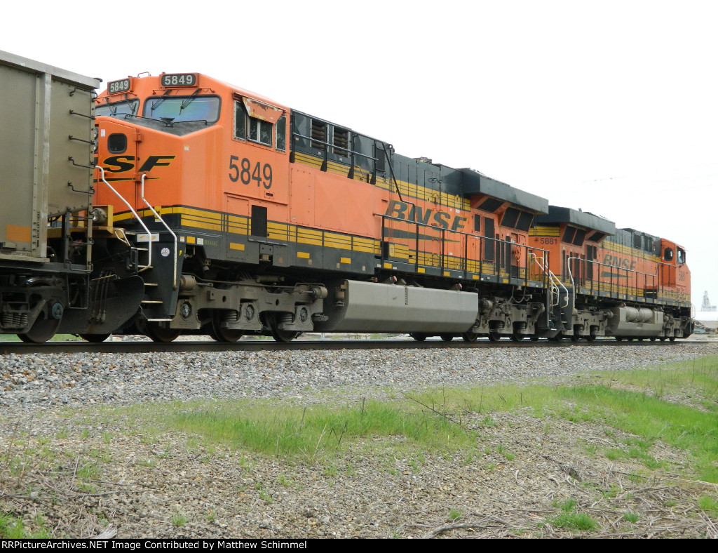 BNSF 5849